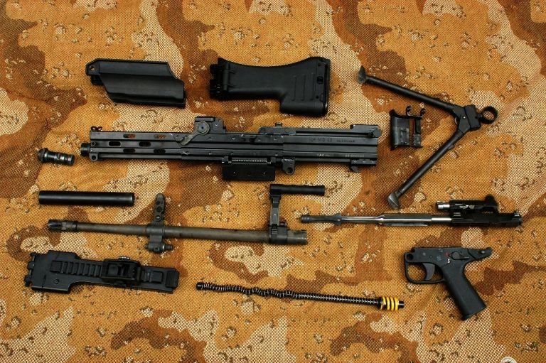 H&K Mg 43: nome in codice, Mg 4 - Armi e Tiro