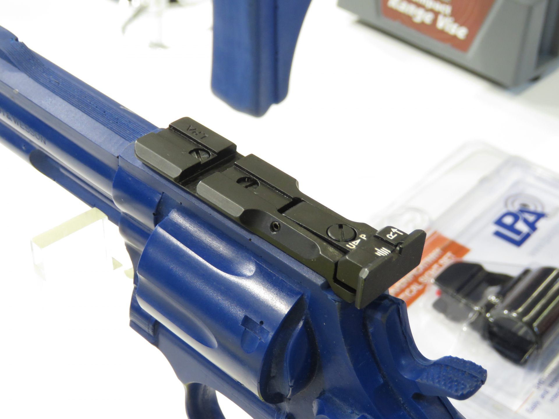 Il red dot sul revolver? Sì, con la slitta Lpa - Armi e Tiro