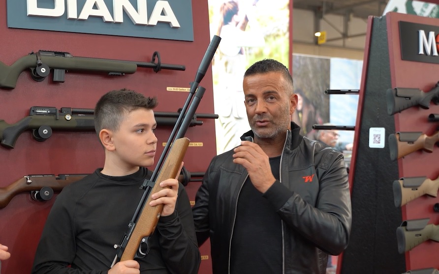 Alessandro Sacchetti: la nuova promessa del Trick shooting! - Armi e Tiro